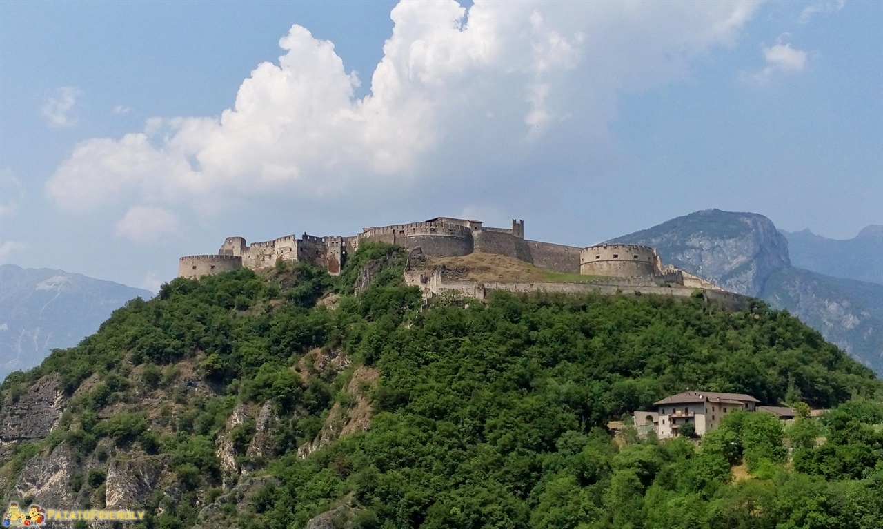 Castel Beseno uno dei castelli più belli del Trentino per bambini ...