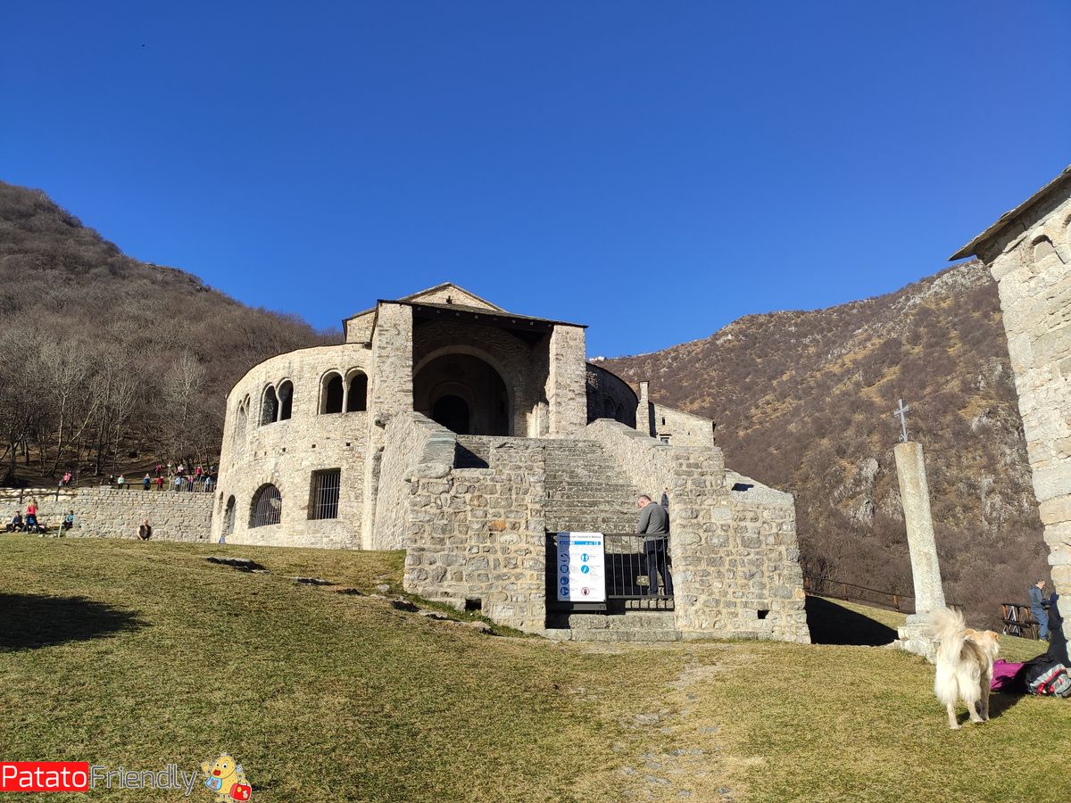 Abbazia San Pietro al Monte a Civate, sentieri e informazioni per il ...