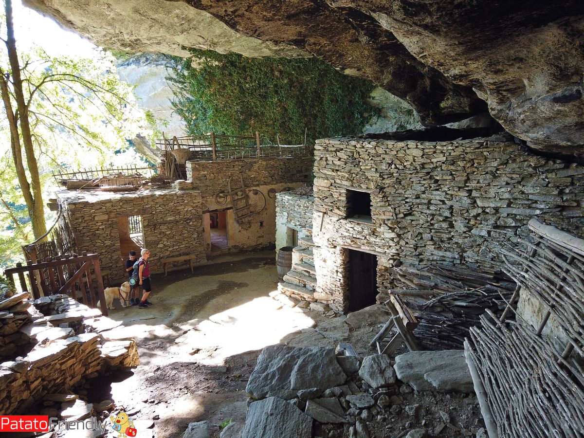 Balma Boves, il villaggio nella roccia del Piemonte - Patatofriendly